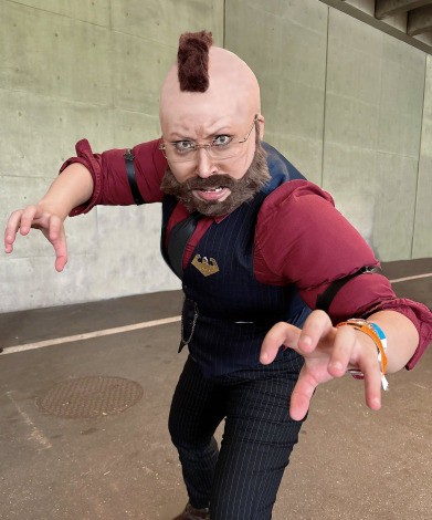 Women Cosplayers Showcase Gender-Bending Transformations as Jujutsu ...