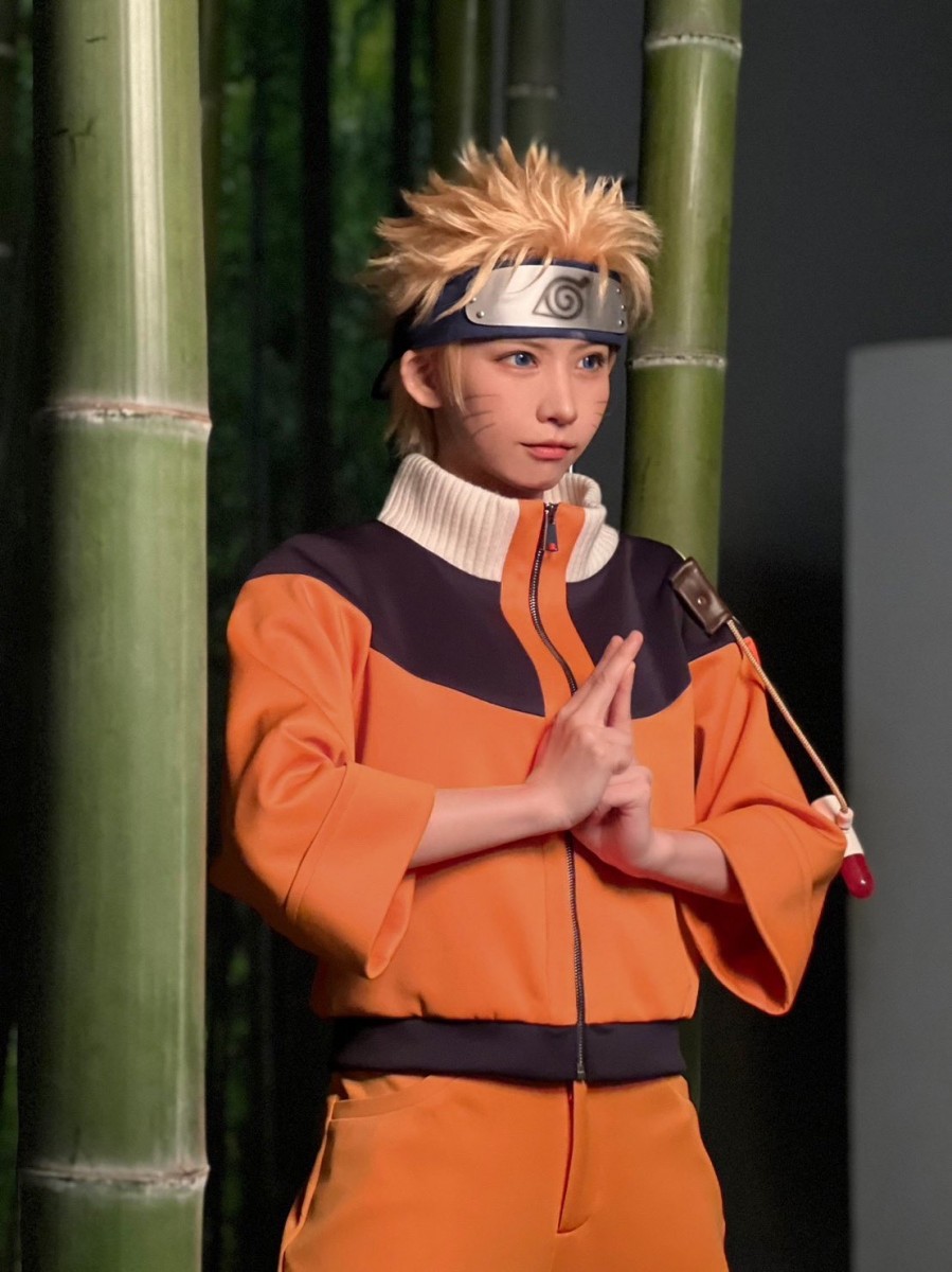 Enako "Naruto" in Naruto costume and Oiroke no Jutsu, cosplay "Amazing ...